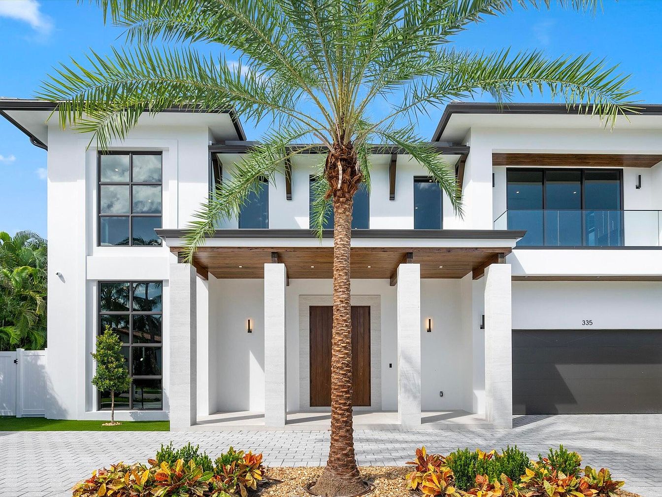 Experience Luxury in Boca Raton, Florida Home Featuring a Mono Stringer ...