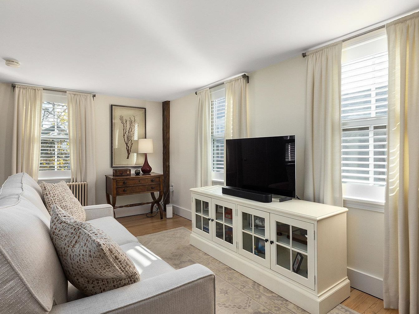 Explore 1780 Historic Home in Portsmouth, New Hampshire, Featuring ...