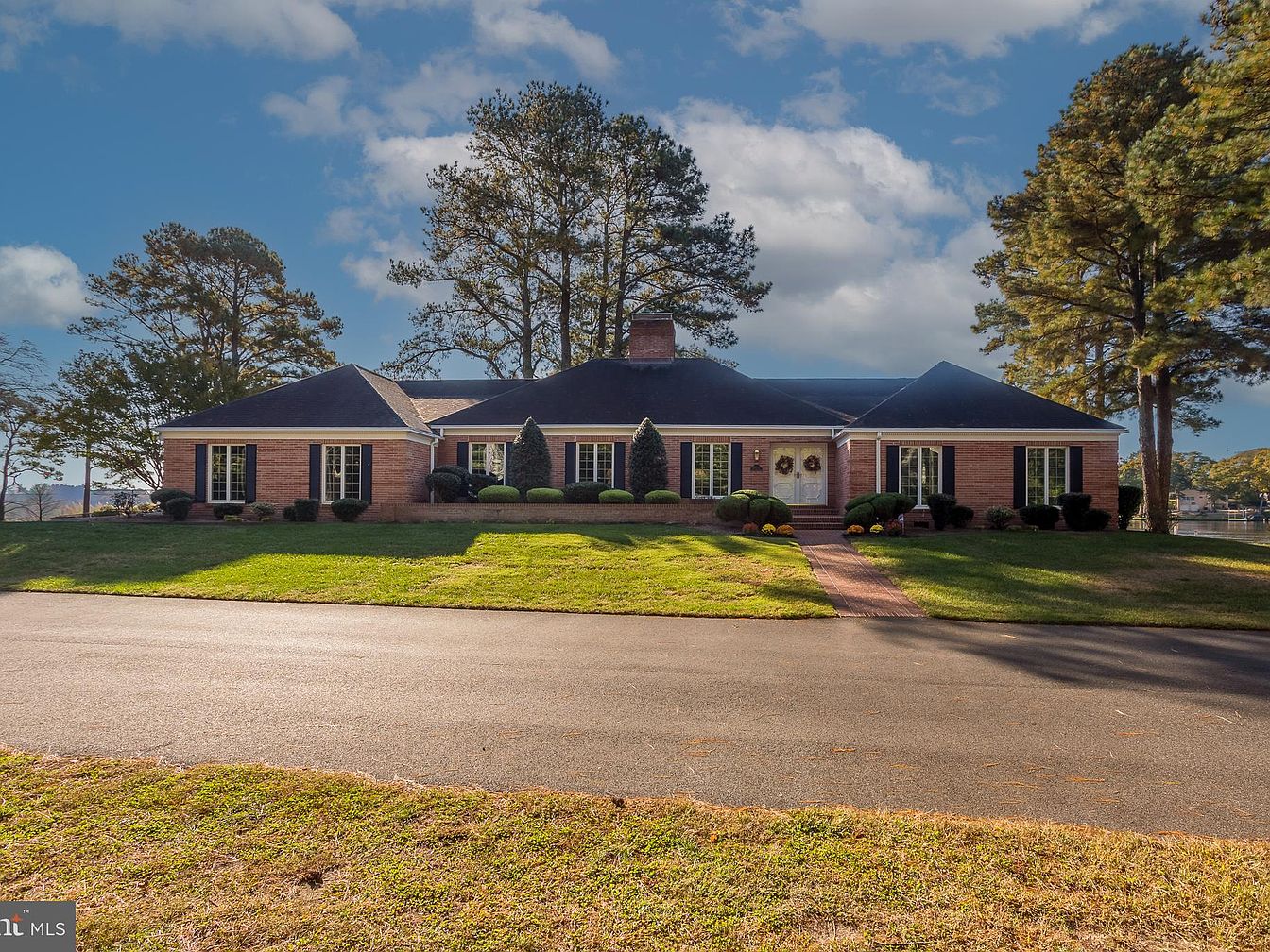 Inviting 1976 Home in Millsboro, Delaware Featuring Craftsmanship ...