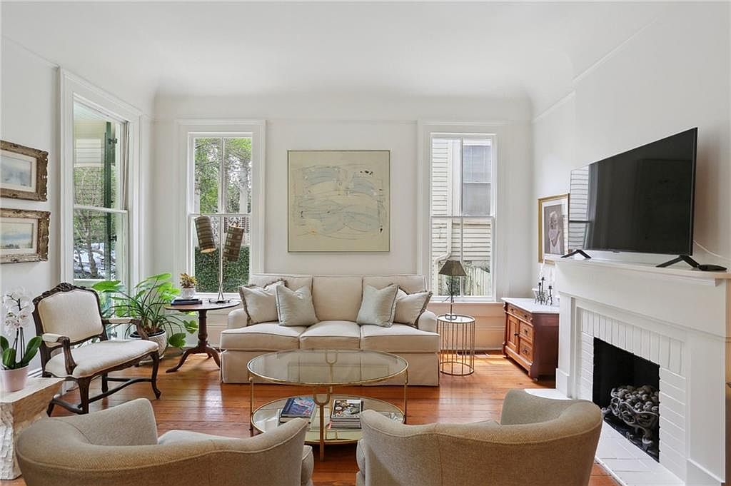 1916 Victorian Home in New Orleans, Louisaina Boasting 11-Foot Ceilings ...