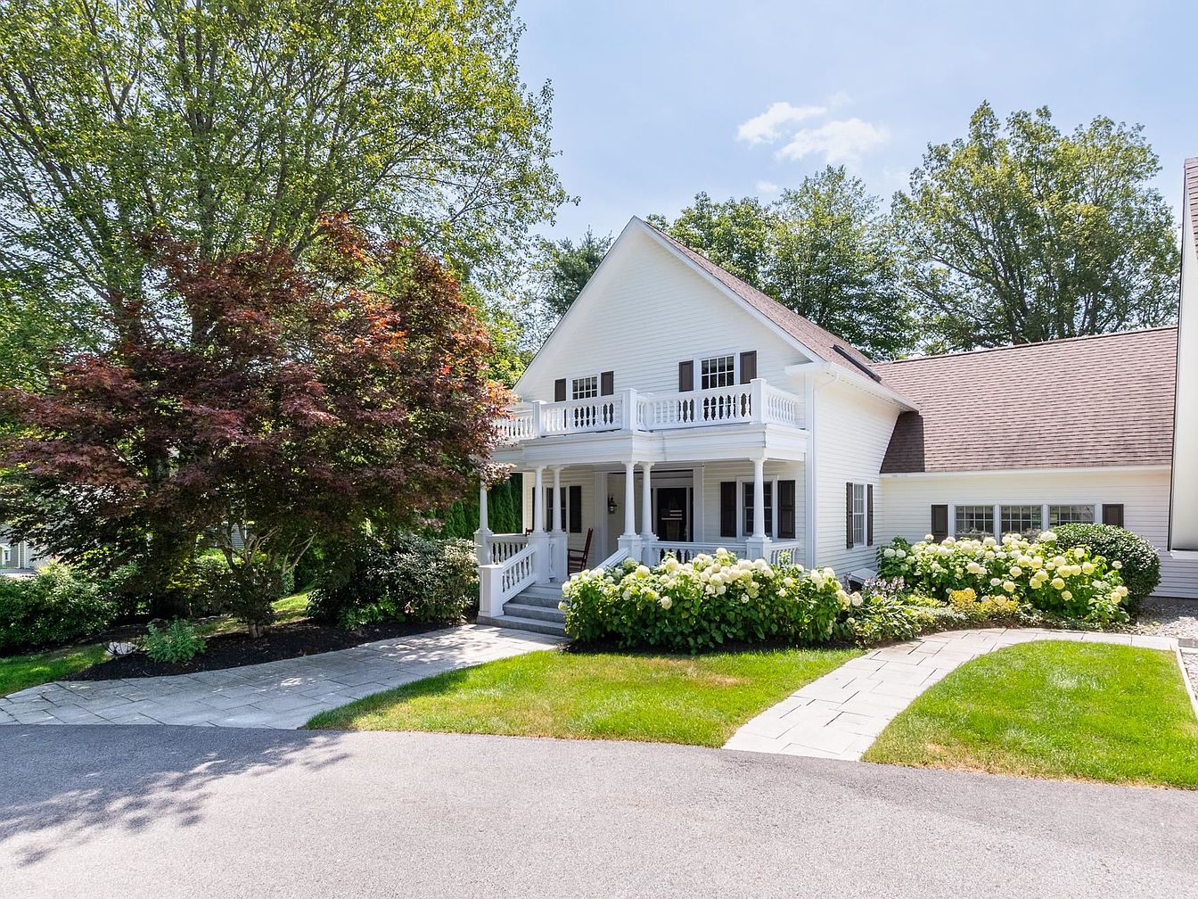 Stunning 1999 Home in Concord, New Hampshire, Featuring an Open Concept ...
