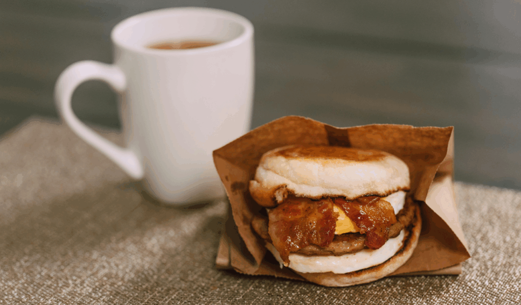 8 Fast-Food “Value Meals” Cashiers Say Rip You Off – Big Green House