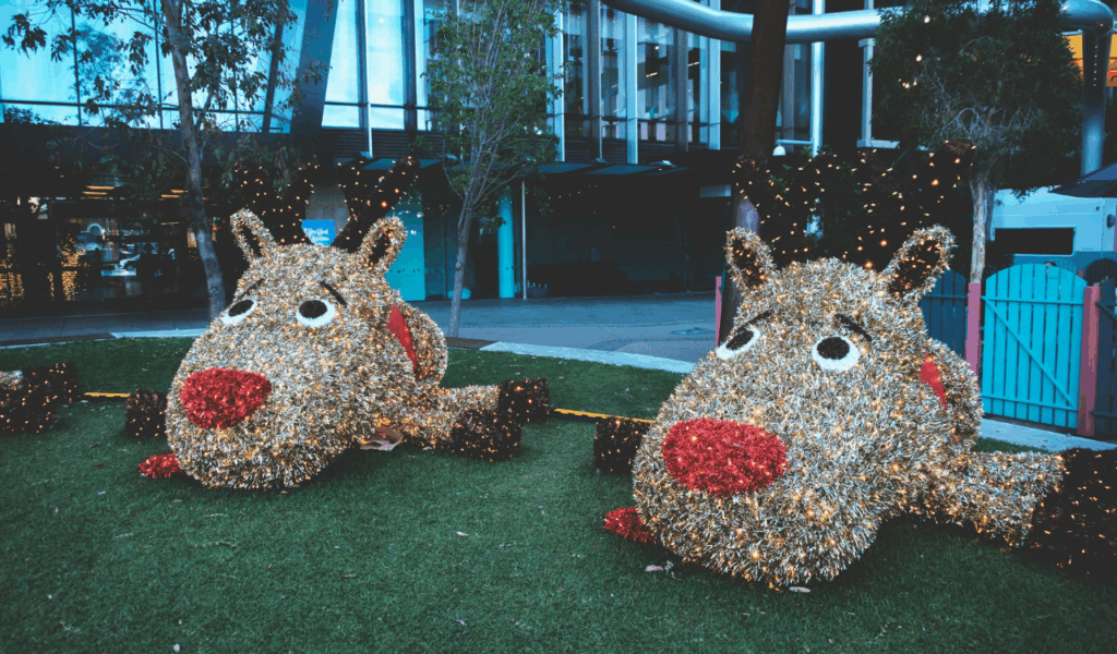 13 Seasonal Décor Pieces That Didn’t Quite Work in Everyday Homes – Big ...