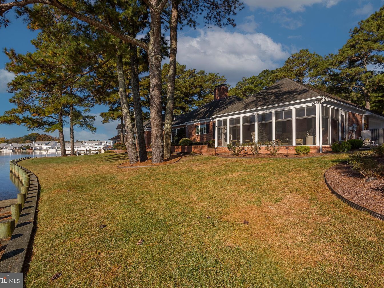 Inviting 1976 Home in Millsboro, Delaware Featuring Craftsmanship ...