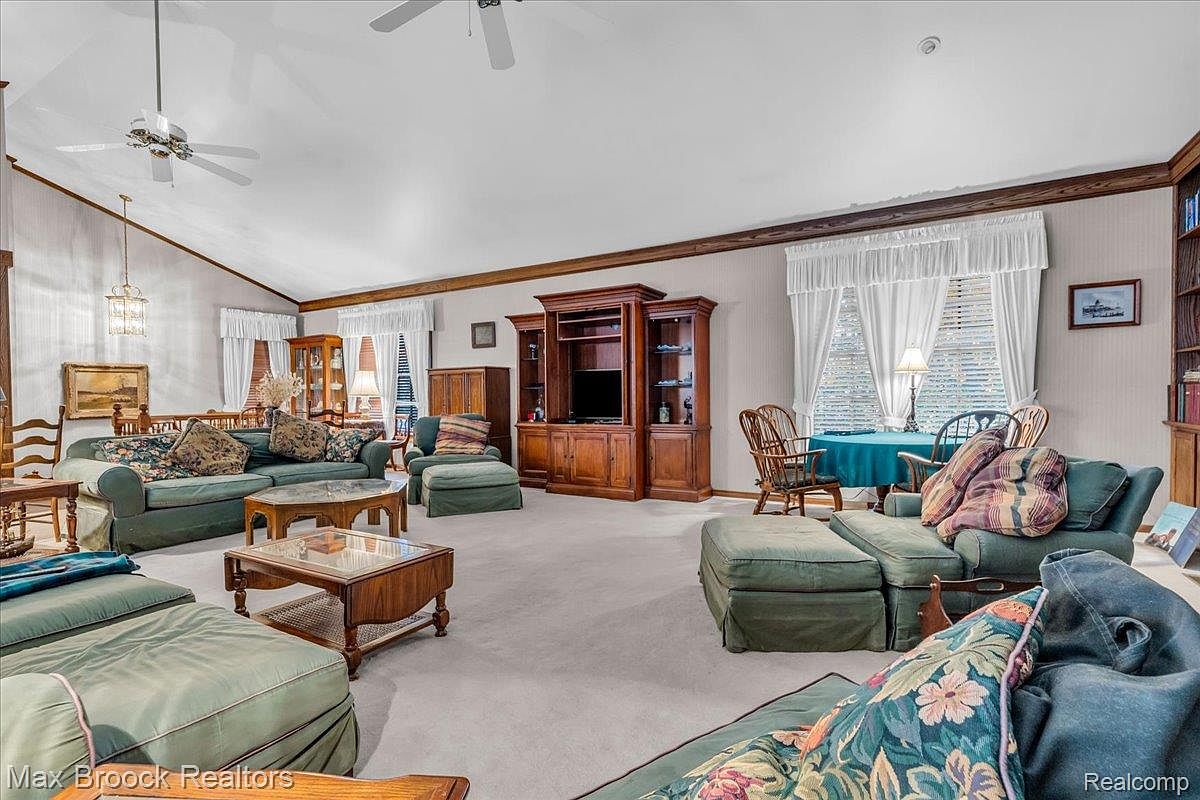 Step Inside a 1910 Gem in Pleasant Ridge, Michigan, Featuring 6 ...