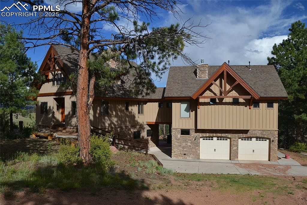 Experience a Serene Timber-Frame Retreat in Florissant, Colorado ...